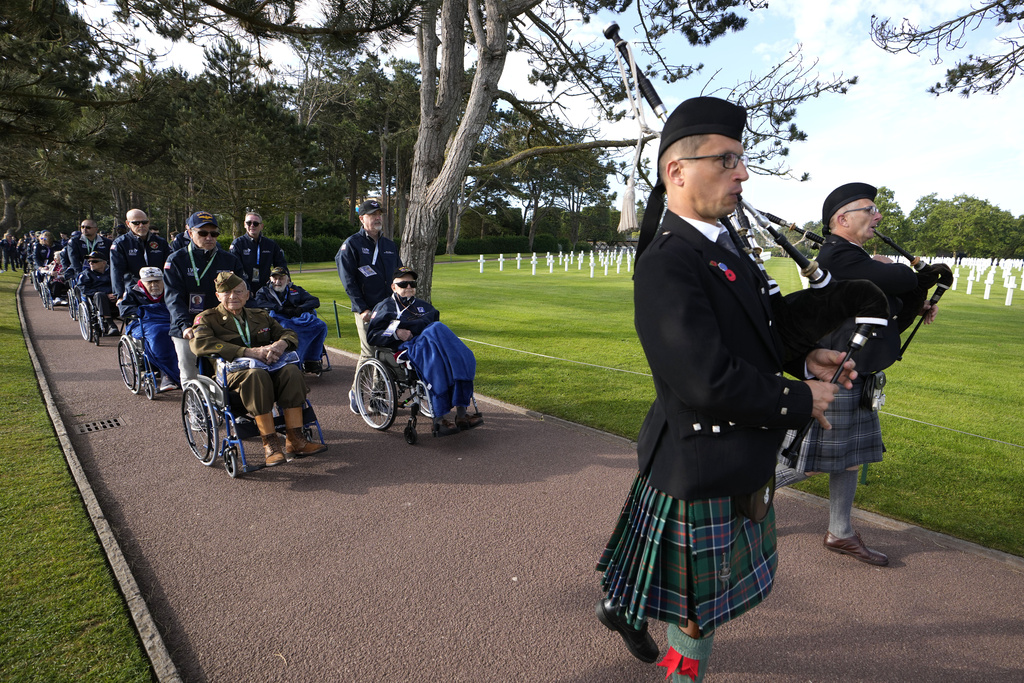 The last WWII vets converge on Normandy for D-Day and fallen friends ...